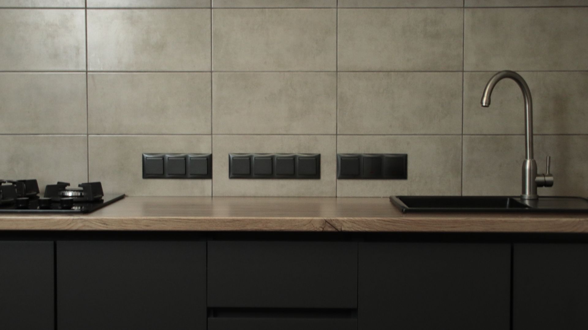 Как мы разметили подрозетники под фартук в кухне