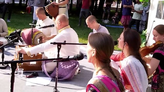 Киртан Рамай Пандита на Ратха-ятре