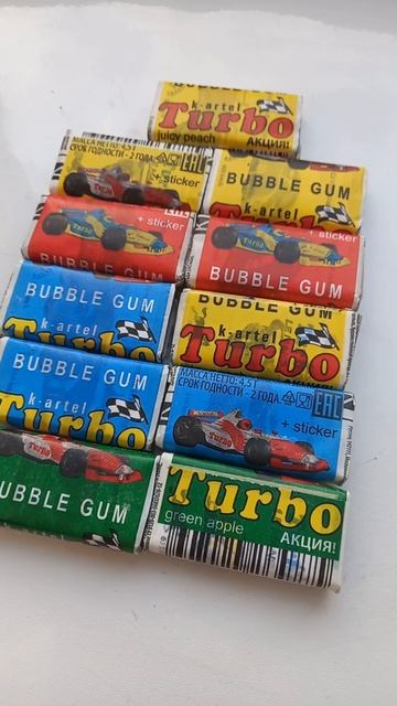 Жвачка из детства.Жвачка турбо с вкладышами наклейками машинками