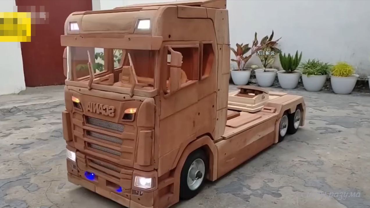 Сделал из дерева автомобиль Скания