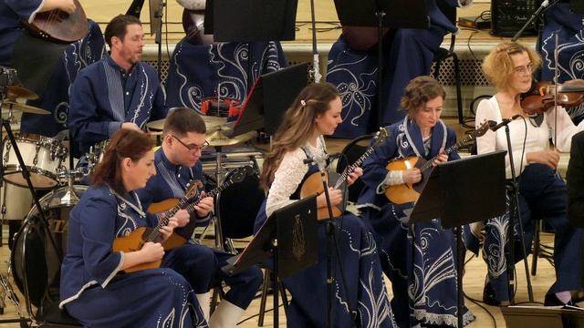 Е. Мартынов. Сл. Р. Рождественского “Эхо первой любви”.