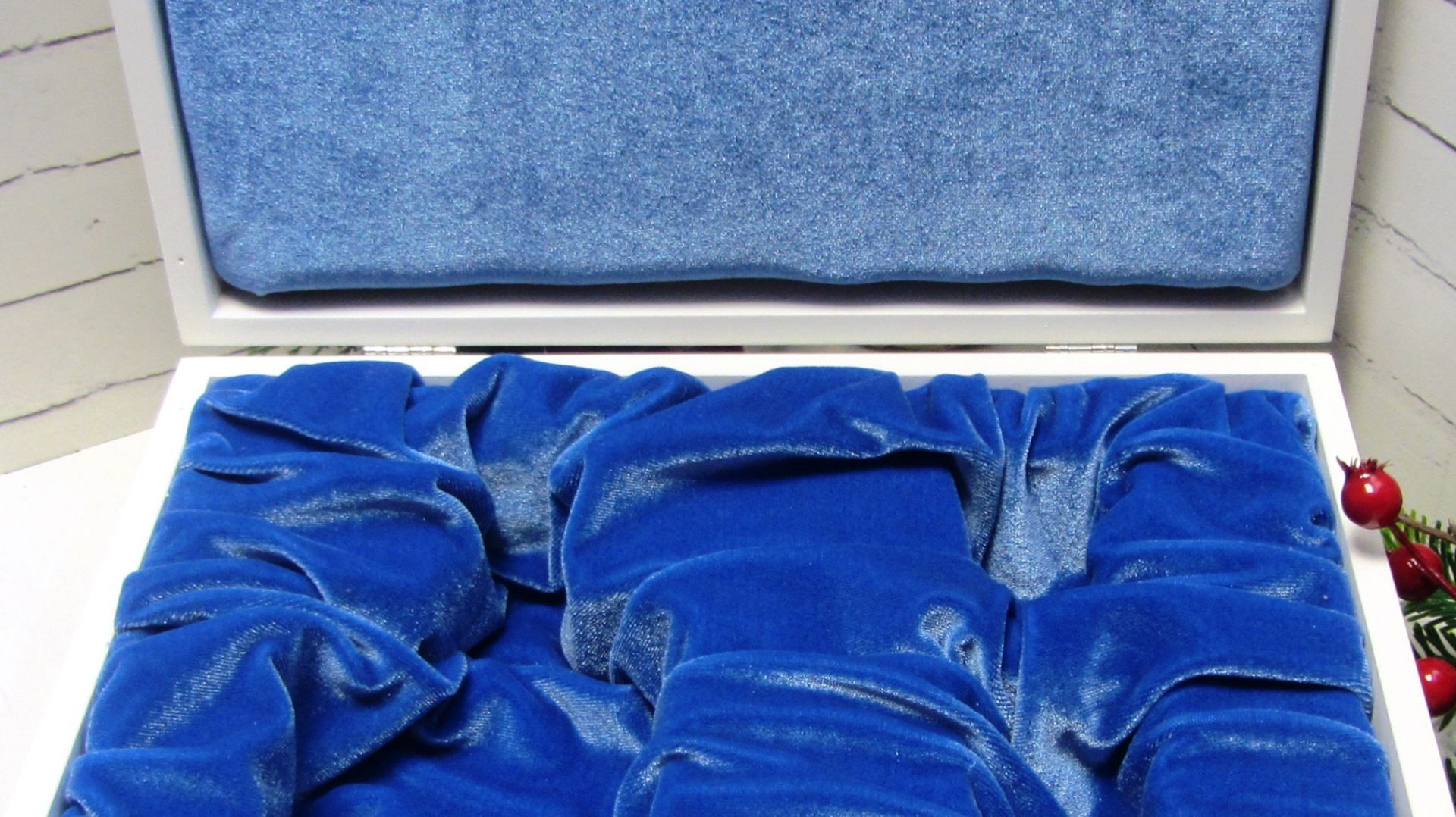 Деревянная шкатулка Зимний пейзаж/Ложемент бархат для Вашей бутылки и три стопки