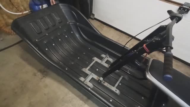 Установил новые подрезы на рулевые сани