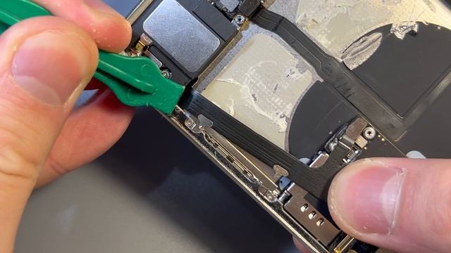 iPhone 11 Pro - Замена аккумулятора