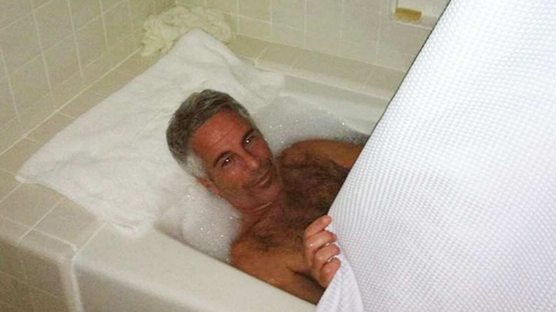 Демократы в США опубликовали жуткий снимок голого Эпштейна в ванне