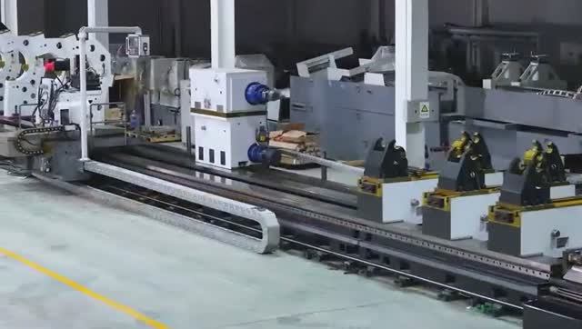 Тяжелый токарный станок Novatech