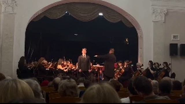 Ария Тамино из "Волшебной флейты" (В-А. Моцарт), поет Александр Котельников - Вознесенский.