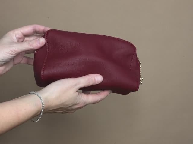 Бордовая Долли