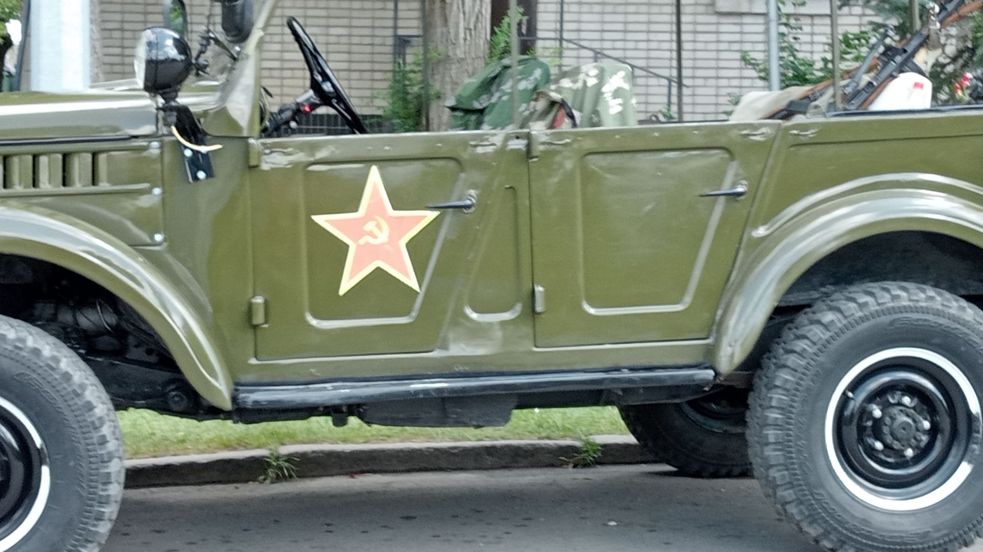 Пять ночей с гусеницой 2-ая ночь