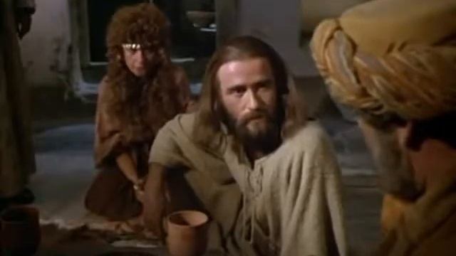 В просторной горнице Христос.  ( Мария Магдалена ).