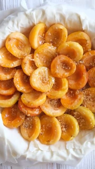 🍑 Невероятно вкусный пирог с абрикосами: нежный, ароматный и простой в приготовлении!