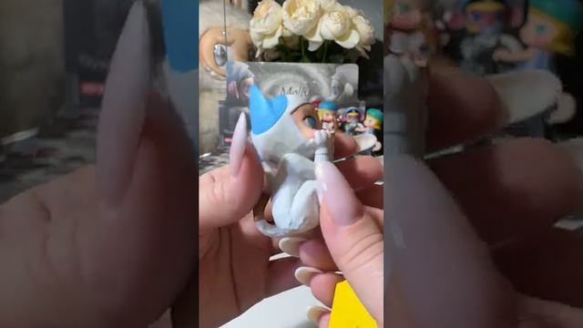 Распаковка Pop Mart MOLLY Anniversary Statues Classical Retro (часть 2/3)