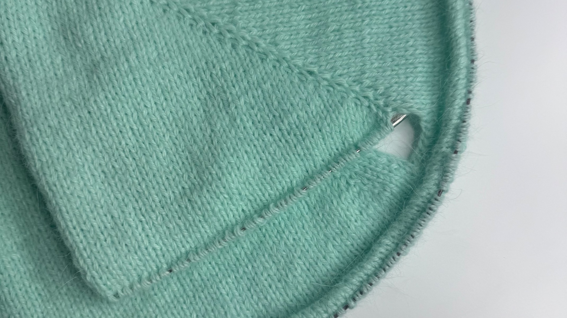 Декоративный элемент "ВАЛИК" при вязании спицами