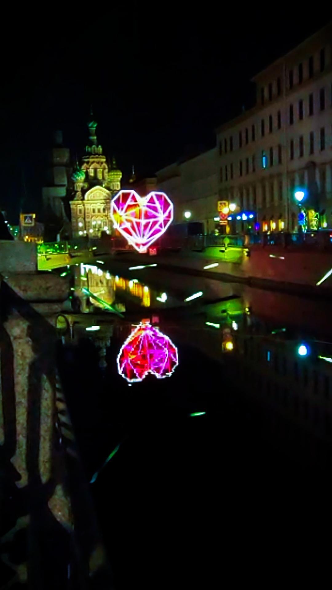 вечерняя прогулка по городу #санктпетербург #красота #новогоднеенастроение #eremeichs #travel #следы