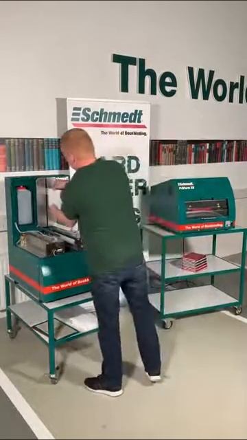 Настольные машины для изготовления твердого переплета серии XS: PräLeg XS и PräForm XS