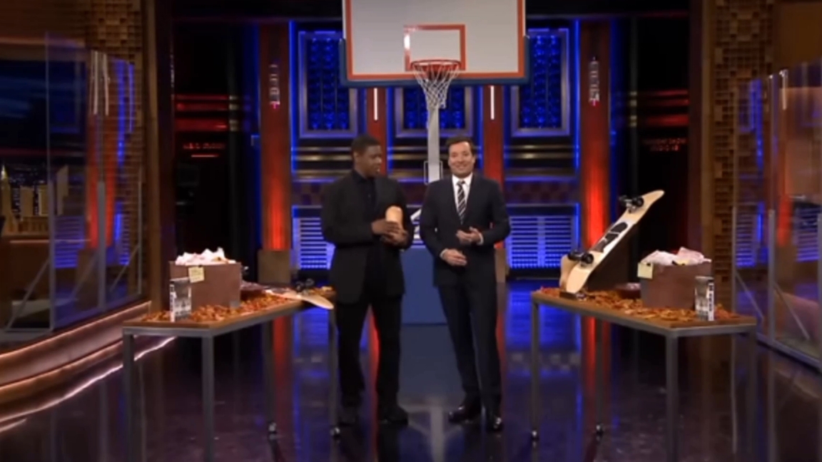 Стрельба по случайным объектам с Дензелом Вашингтоном и Стефом Карри