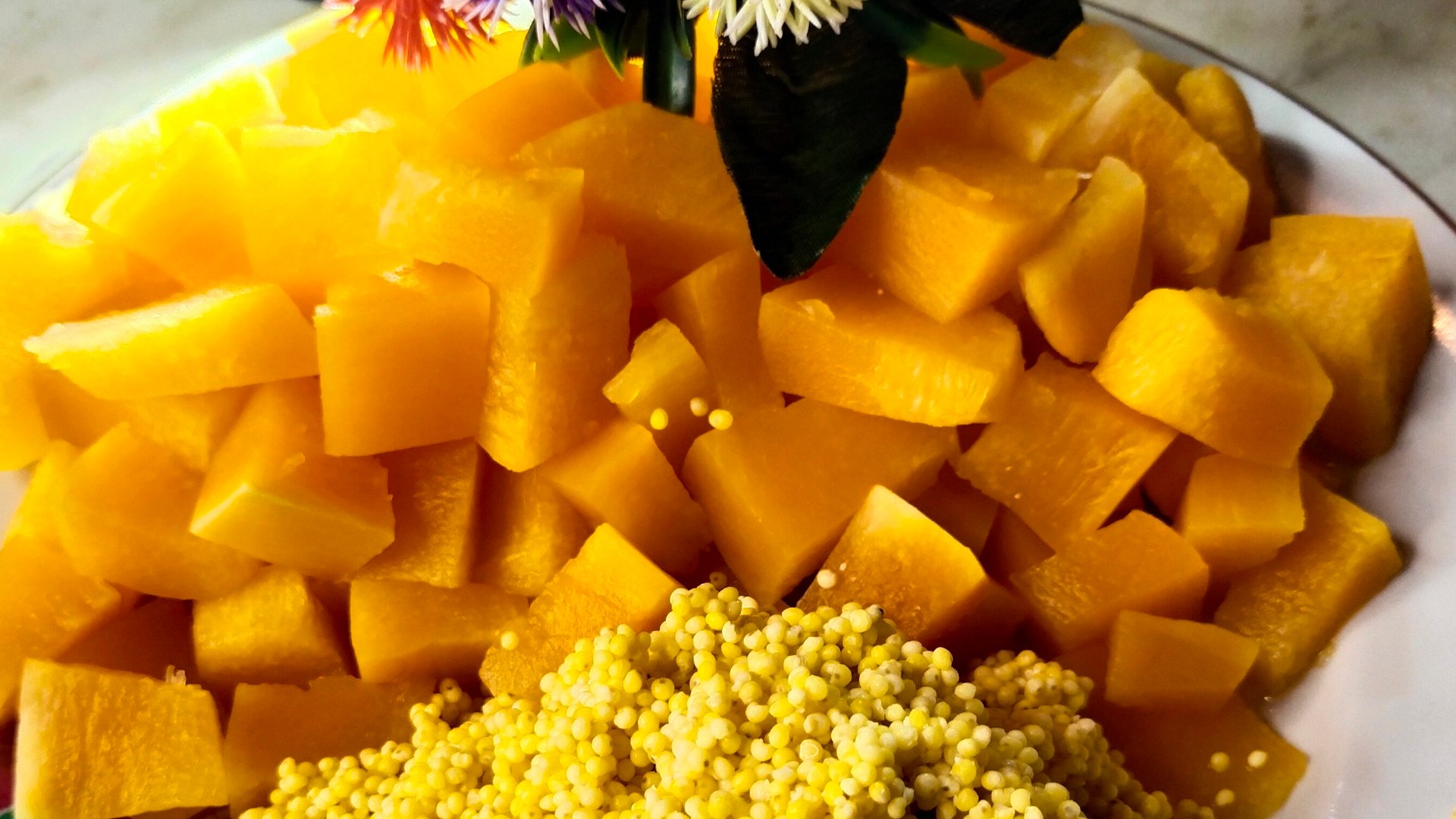 Тыквенно-пшенная каша с изюмом