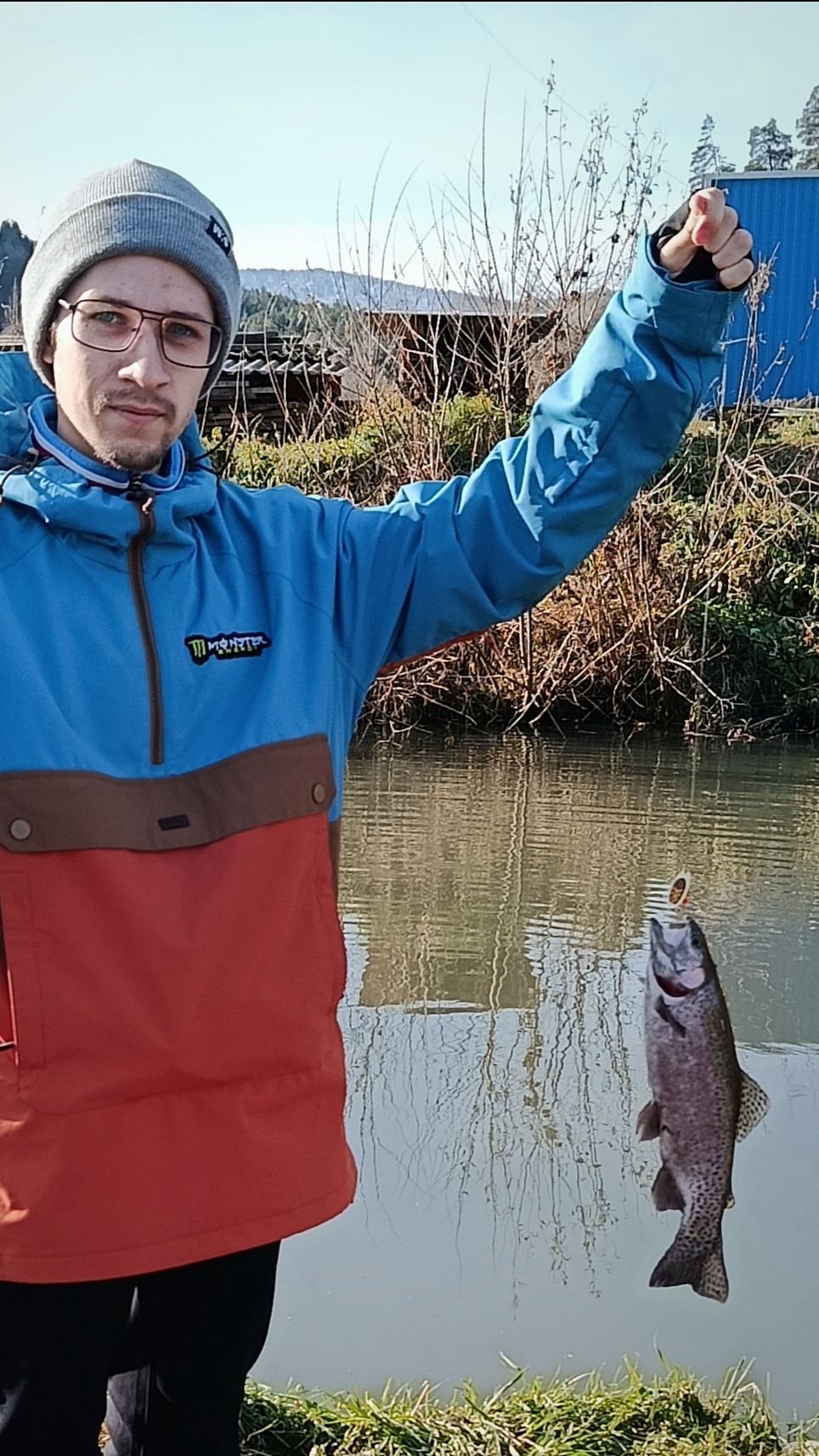 Рыбалка на спиннинг на форель в Горном Алтае. Вертушка Mepps BLACK FURY №3.