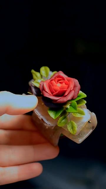 Гребень для волос с темной розой