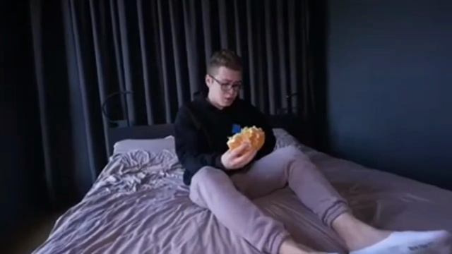 Что-то Я странно Себе Чувствую