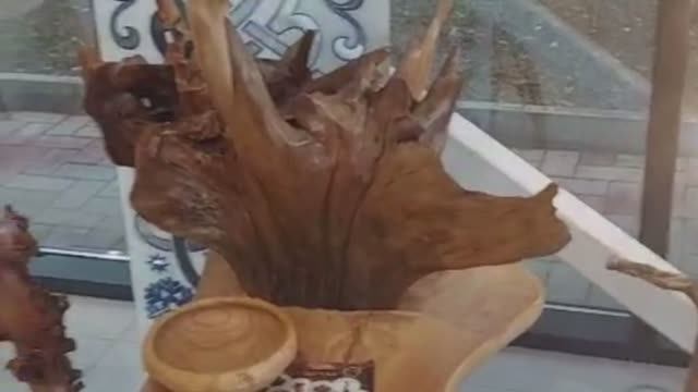 Мастера по дереву показывают свои работы