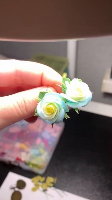 Серьги розы