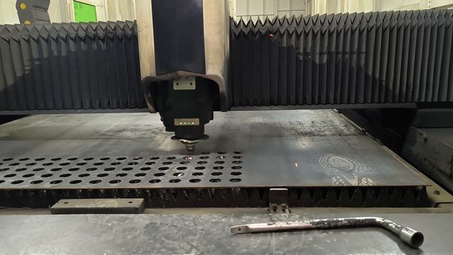 Лазерная перфорация металла толщиной 4 мм | „Доминант“: точность и качество в каждой детали