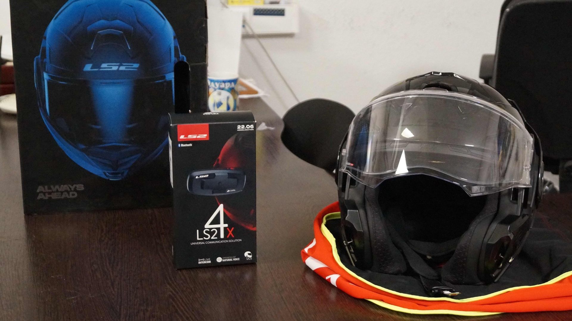 Распаковка и установка гарнитуры LS2 4x на шлем LS2 Advant x #LS2 #advantx #ff901 #LS24x #cardo