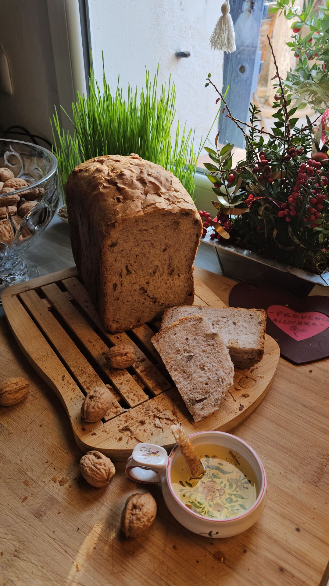 БЕЛЫЙ ПРАЗДНИЧНЫЙ ХЛЕБ С ГРЕЦКИМ ОРЕХОМ в хлебопечке Moulinex