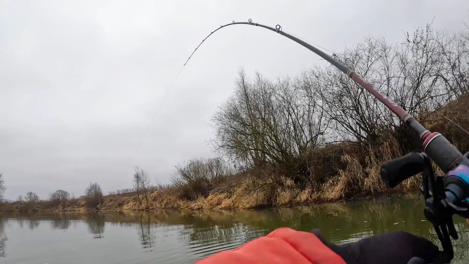 ОФИГЕТЬ, ЕГО ТО Я НЕОЖИДАЛ ПОЙМАТЬ ТУТ на спиннинг. ДУШЕВНАЯ рыбалка на малой реке в 2025