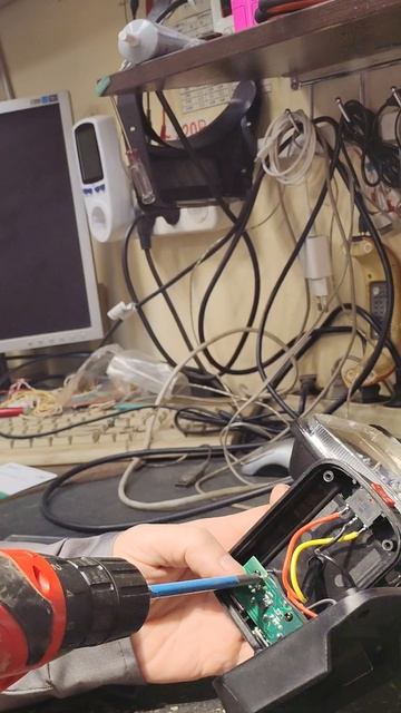 До потрохов и аннулированная гарантия! Сначала уронил, а потом разобрал!