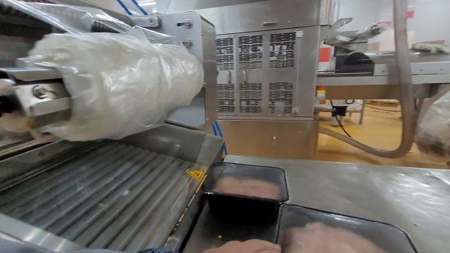 Упаковка куриного филе на Трйсилере РОСТ-ТР2