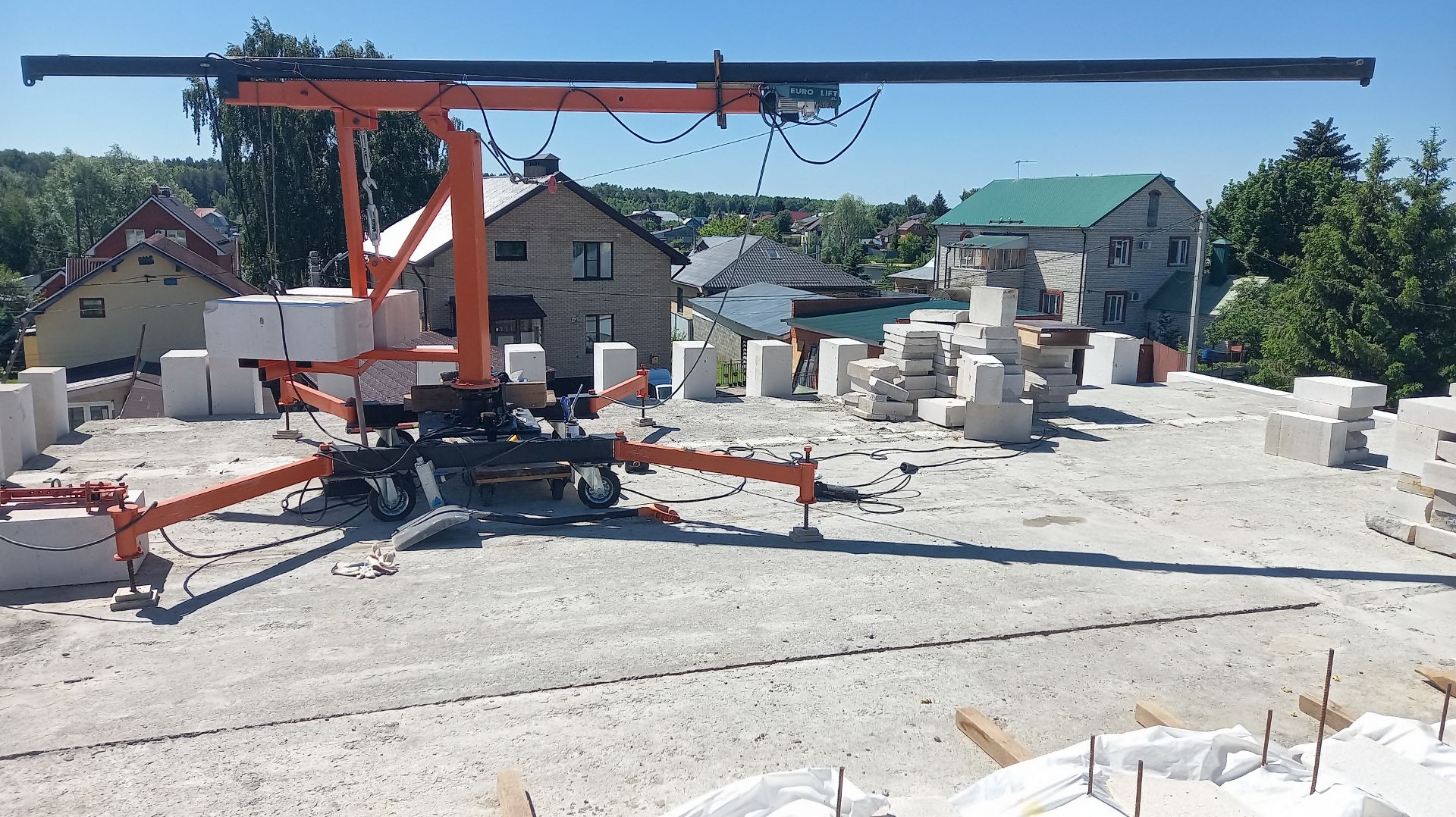 Парапеты и подготовка крыши к пароизоляции