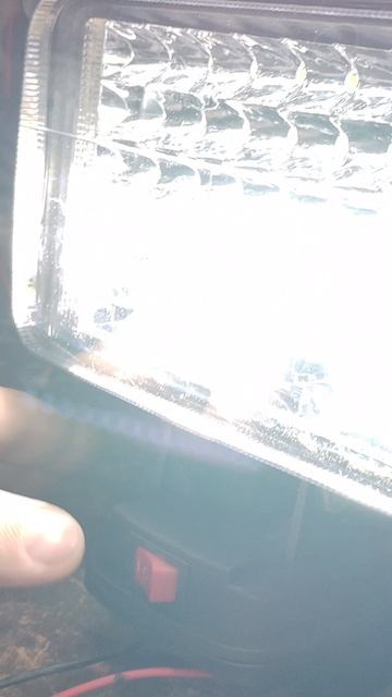 Мощность есть! Фонарь на аккумуляторе от шуруповёрта мощнее, чем кажется!