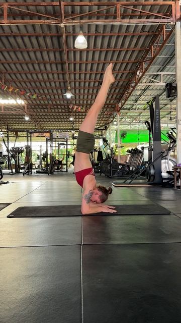 Стойка на локтях