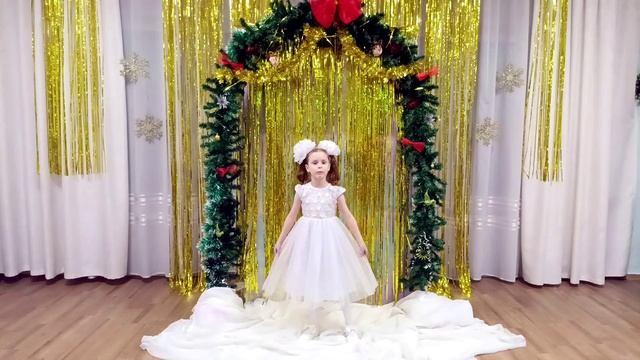 Мария Борисова "Песенка про ёлочку" ("Ёлочка-ёлка, лесной аромат")