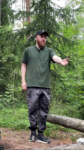 Носи с собой несколько ножей, однажды они спасут вам жизнь #shorts #юмор #выживание #природа