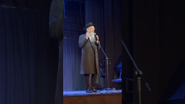 Ханука в молодёжной клубе ЯХАД JEWELL: речь раввина Берла Лазара