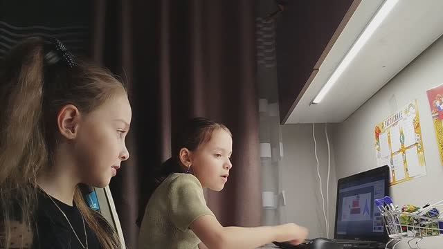 Снимаем ролик с подругами!