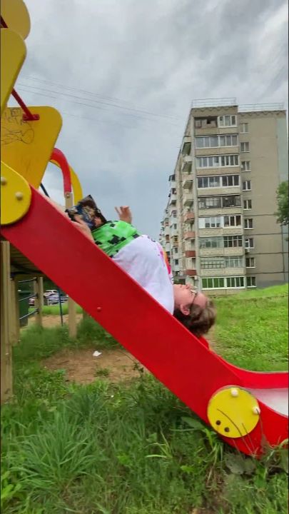 Лёня Чемпион Мира по ПРЯТКАМ🤓🙈 #funny #memes #comedy