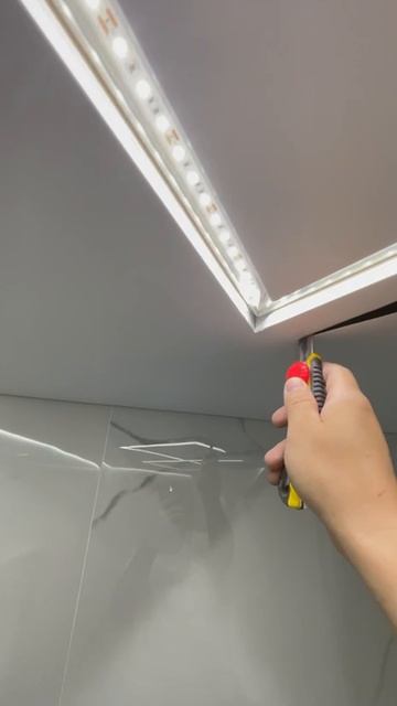 Нож против натяжного потолка