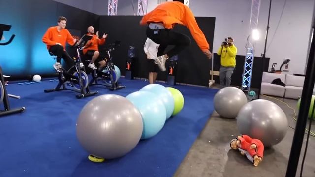 Mrbeast на русском Кто Последний Перестанет Ехать на Велосипеде Выиграет $1,000,000 (Часть 4)