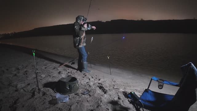 Ноябрь. Дядя Лёша всё ещё ездит на рыбалку.