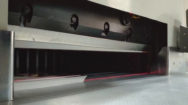 Коммерческий резак для бумаги