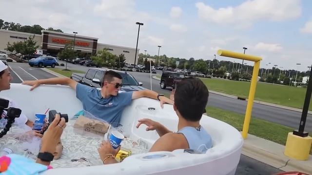 Mrbeast на русском Последний в Бассейне с $20,000 Получит Их