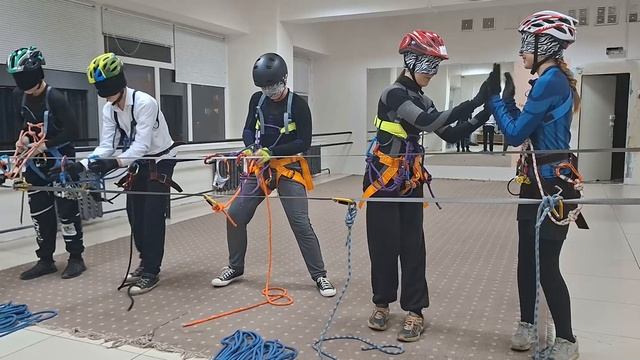 Тренировки в межсезонье в ТК "Зебра" и КВТ "vELoTURISTA" (2025)