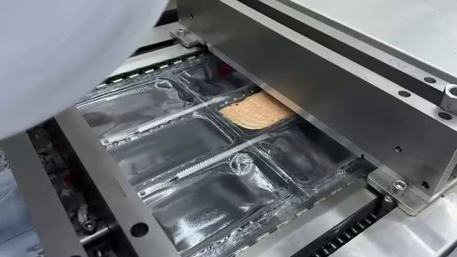 Упаковка по технологии "псевдо-скин" на термоформере РОСТ-ТФ