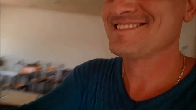 КАРТИНЫ РИСУЕТ, СКУЛЬПТУРЫ ЛЕПИТ, А В ДОМИНО НЕ МОЖЕТ ИГРАТЬ!