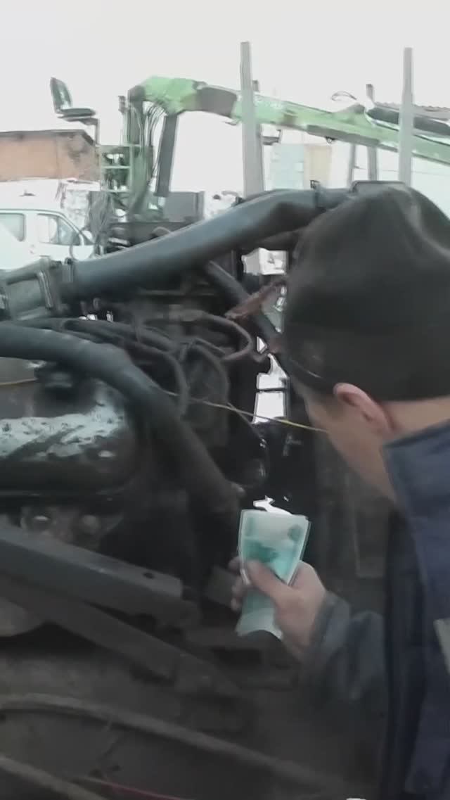 💰 Заработал денег на манипуляторе ЗИЛ-131 с КМУ! Снял кабину камаза. ПОЛНОЕ видео ЗДЕСЬ ⬇️