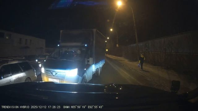 Ну вот что делать с таким хамлом на дороге?